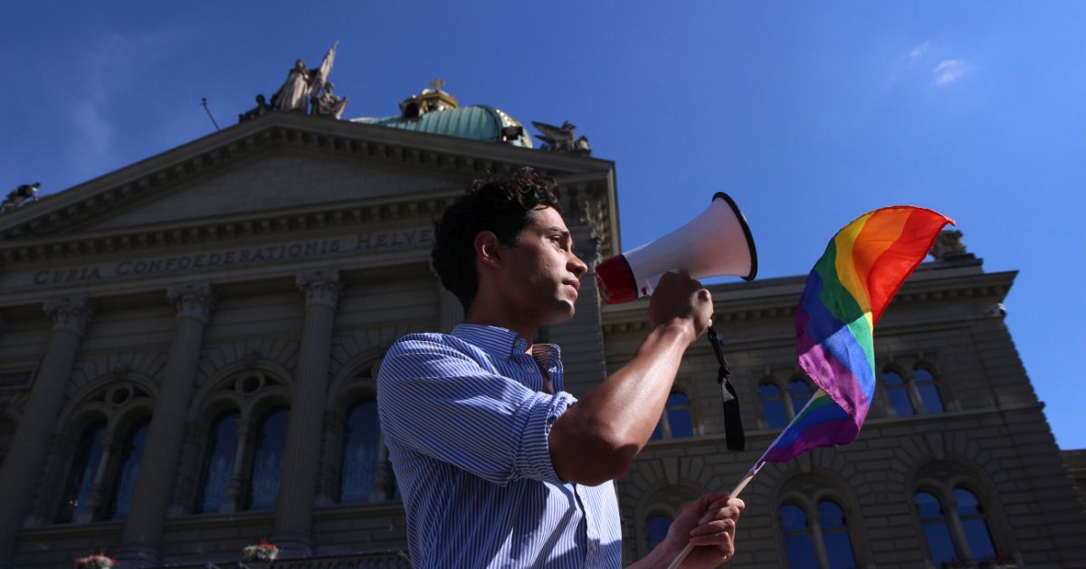 LGBT+Helpline | Migros Commitment